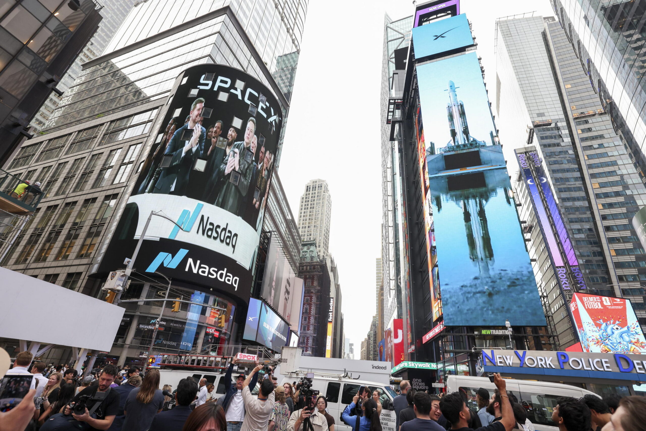 Oggi SpaceX arriva in Borsa: quale sarà l'impatto sul mercato della ...